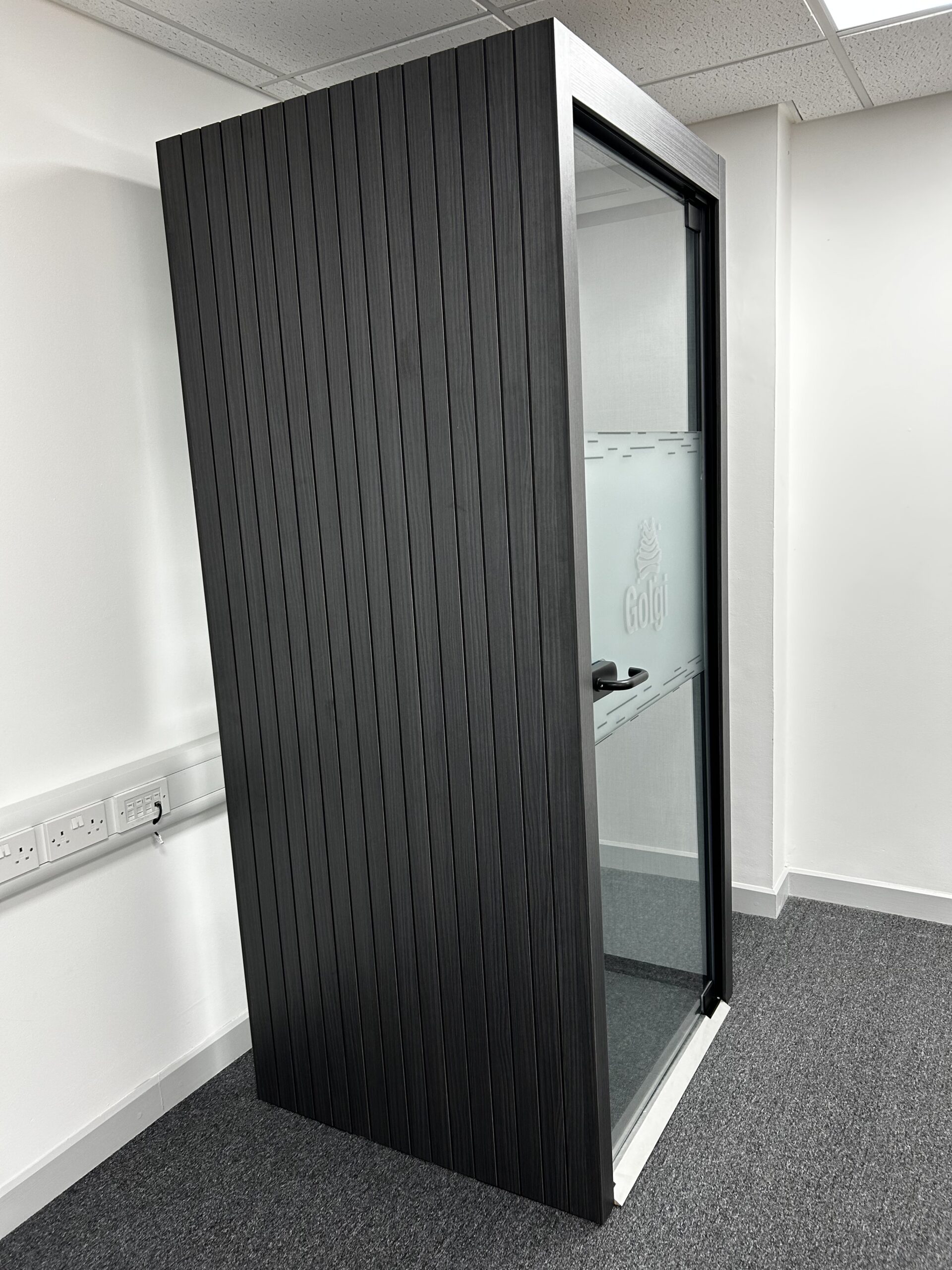 Boss Design TP4 BLACK Single User Privacy Workspace Phone Booth - The ...