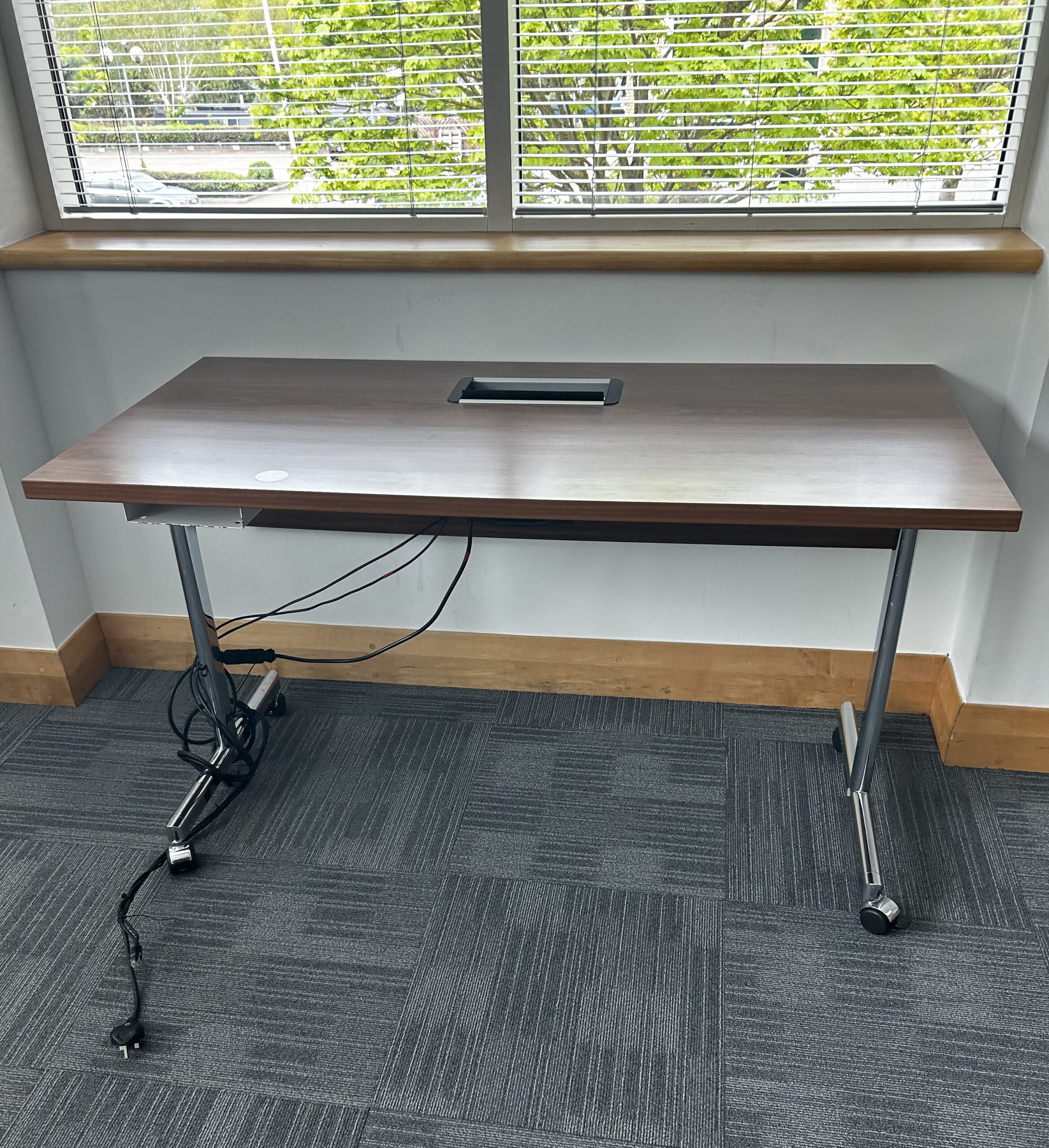 Used Brunner Torino | Flip Top Table | 1400mm x 700mm | Walnut
