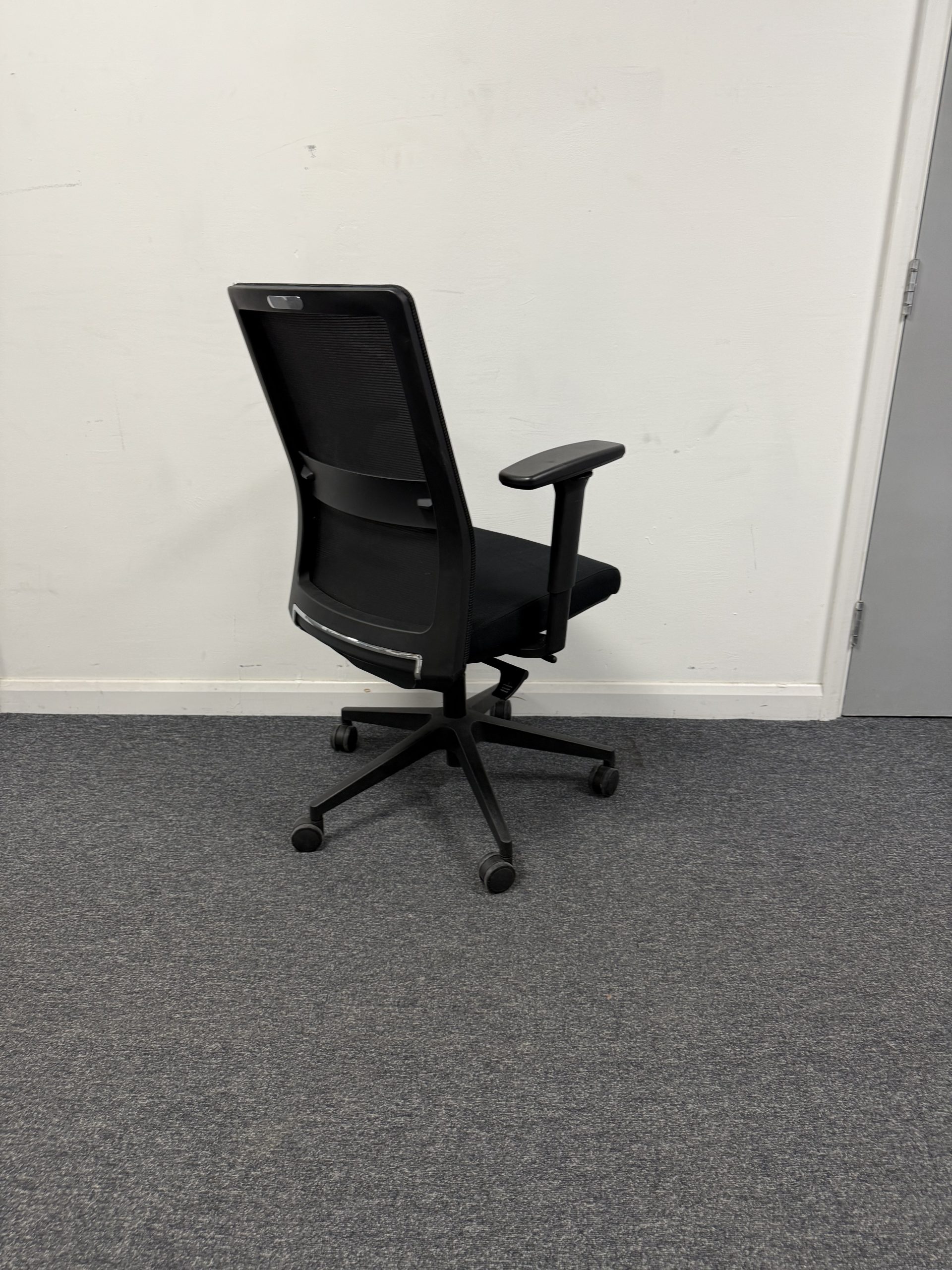 Haiken 2 Mesh High Back Task Chair - The Office Chair Man